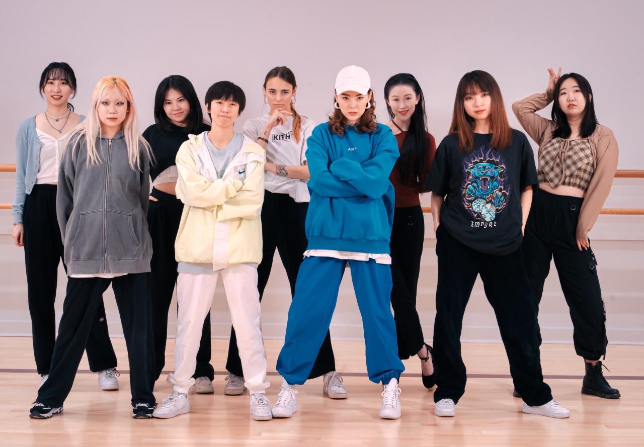 LIVE Stream Dance Fitness Classes | WollenDance